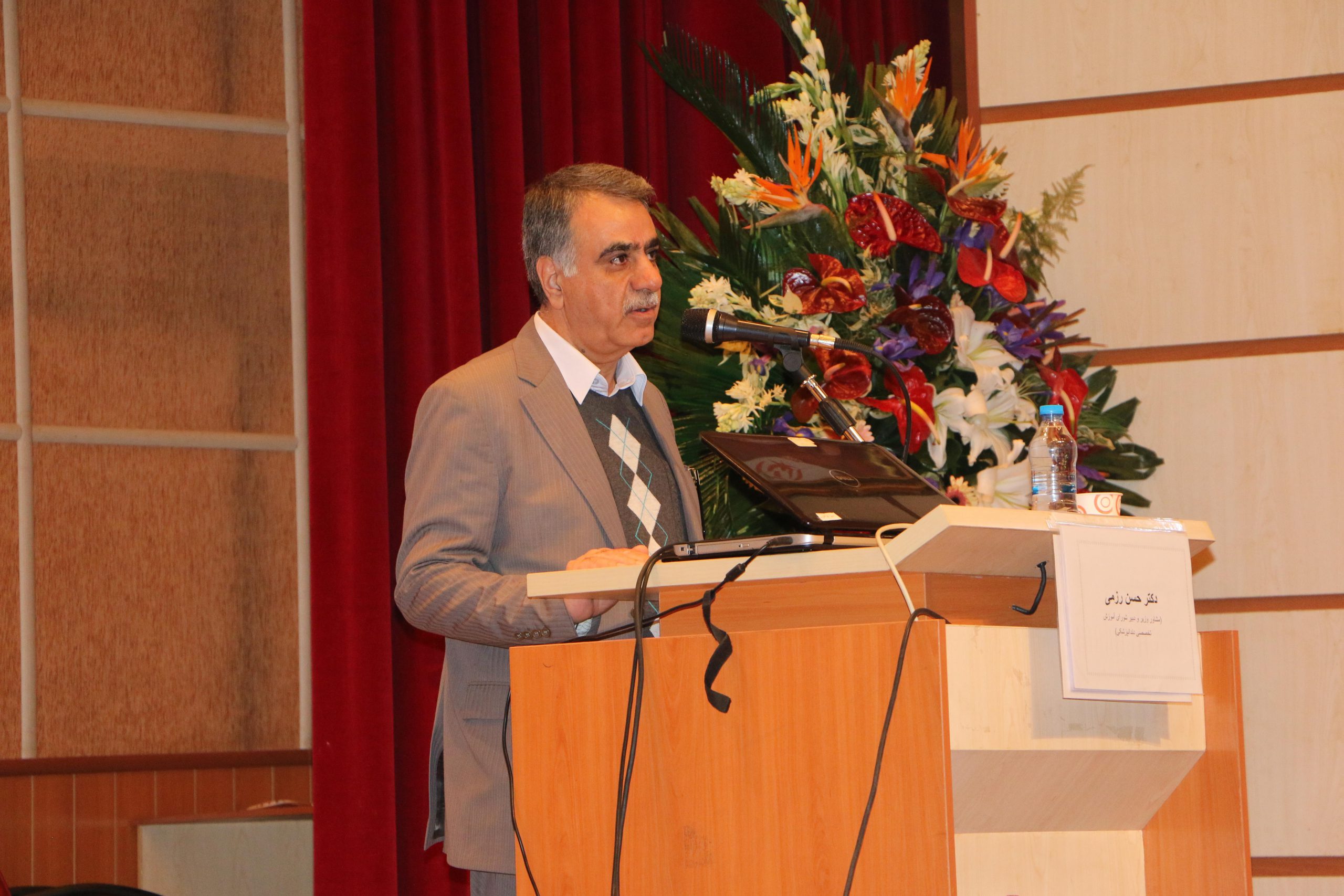 شرط عجیب برای شرکت بانوان در آزمون دستیاری دندانپزشکی – دندانه | پایگاه ...